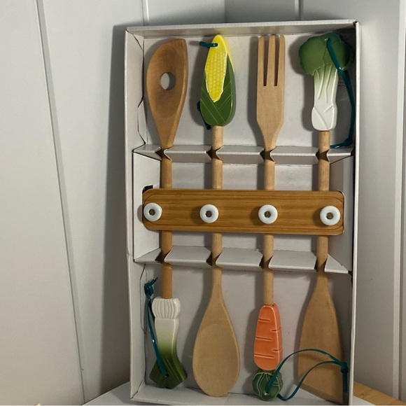 Avon | Kitchen | Vintage Avon Vegetable Utensils And Rack Gallery Originals 8s Wood Wall Decor ...